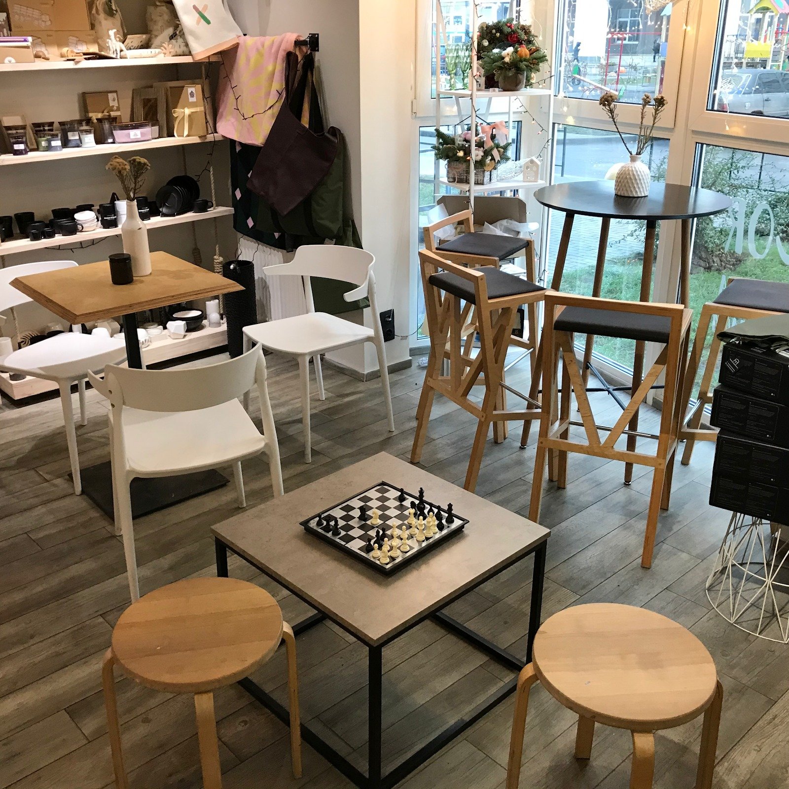 Cafe «Hand Brew Coffee» - information, events, map, reviews